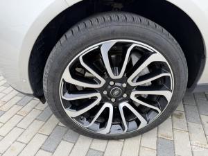 Grey Land Rover Range Rover 2016 in Siauliai, with an engine capacity of 4.40 L and mileage of 240 thousand km for 20800 €, photo 26 on AUTOMOTO.COM.LV