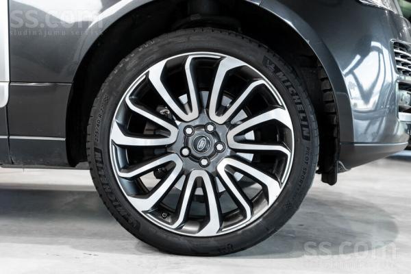 Pelēks Land Rover Range Rover 2017 Rīga, ar dzinēja tilpumu 3.00 L un nobraukumu 253 tūkst. km par 23560 €, foto 7 vietnē AUTOMOTO.COM.LV