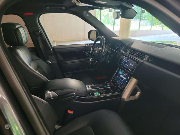 Pelēks Land Rover Range Rover 2018 Narva, ar dzinēja tilpumu 2.99 L un nobraukumu 216 tūkst. km par 37500 €, foto 6 vietnē AUTOMOTO.COM.LV