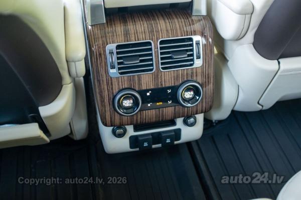 Pelēks Land Rover Range Rover 2018 Tallina, ar dzinēja tilpumu 3.00 L un nobraukumu 68 tūkst. km par 54800 €, foto 11 vietnē AUTOMOTO.COM.LV