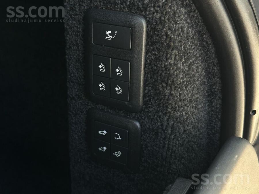 Pelēks Land Rover Range Rover 2018 Rīga, ar dzinēja tilpumu 4.40 L un nobraukumu 163 tūkst. km par 47990 €, foto 23 vietnē AUTOMOTO.COM.LV