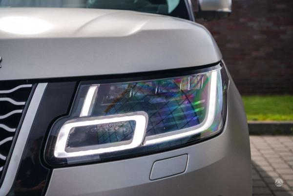 Pelēks Land Rover Range Rover 2018 Marijampole, ar dzinēja tilpumu 4.37 L un nobraukumu 235 tūkst. km par 36950 €, foto 5 vietnē AUTOMOTO.COM.LV