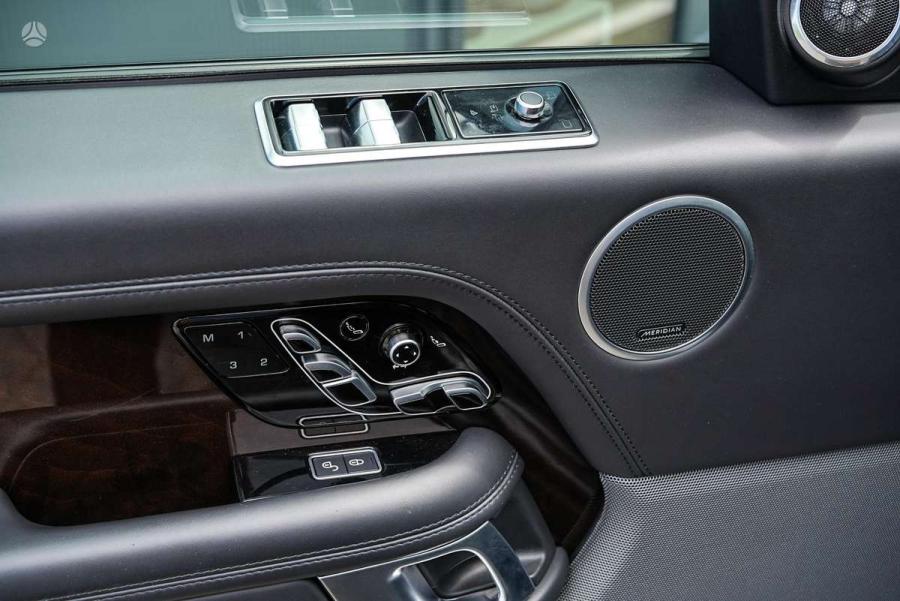 Grey Land Rover Range Rover 2019 in Kaunas, with an engine capacity of 4.37 L and mileage of 172 thousand km for 39450 €, photo 33 on AUTOMOTO.COM.LV