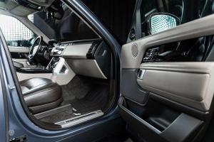 Grey Land Rover Range Rover 2019 in Vilnius, with an engine capacity of 4.37 L and mileage of 161 thousand km for 49999 €, photo 27 on AUTOMOTO.COM.LV
