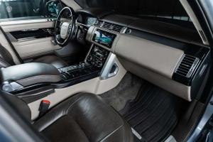 Grey Land Rover Range Rover 2019 in Vilnius, with an engine capacity of 4.37 L and mileage of 161 thousand km for 49999 €, photo 28 on AUTOMOTO.COM.LV