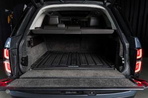 Grey Land Rover Range Rover 2019 in Vilnius, with an engine capacity of 4.37 L and mileage of 161 thousand km for 49999 €, photo 37 on AUTOMOTO.COM.LV