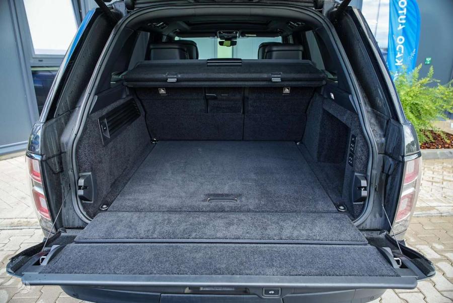 Pelēks Land Rover Range Rover 2019 Kauņa, ar dzinēja tilpumu 4.37 L un nobraukumu 172 tūkst. km par 37950 €, foto 16 vietnē AUTOMOTO.COM.LV