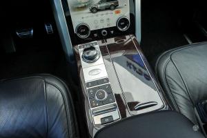 Pelēks Land Rover Range Rover 2019 Kauņa, ar dzinēja tilpumu 4.37 L un nobraukumu 172 tūkst. km par 37950 €, foto 25 vietnē AUTOMOTO.COM.LV