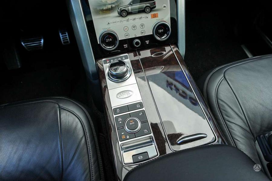 Pelēks Land Rover Range Rover 2019 Kauņa, ar dzinēja tilpumu 4.37 L un nobraukumu 172 tūkst. km par 37950 €, foto 25 vietnē AUTOMOTO.COM.LV