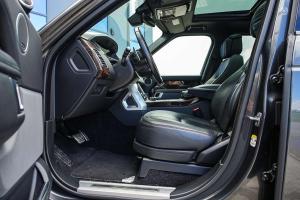 Pelēks Land Rover Range Rover 2019 Kauņa, ar dzinēja tilpumu 4.37 L un nobraukumu 172 tūkst. km par 37950 €, foto 27 vietnē AUTOMOTO.COM.LV