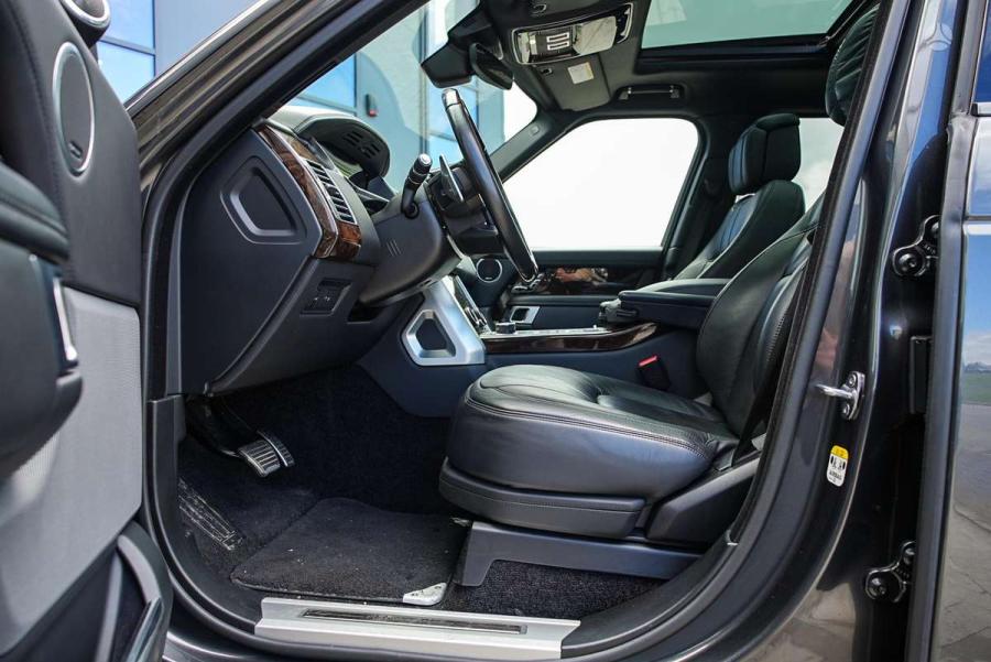 Pelēks Land Rover Range Rover 2019 Kauņa, ar dzinēja tilpumu 4.37 L un nobraukumu 172 tūkst. km par 37950 €, foto 27 vietnē AUTOMOTO.COM.LV
