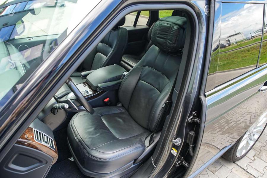Pelēks Land Rover Range Rover 2019 Kauņa, ar dzinēja tilpumu 4.37 L un nobraukumu 172 tūkst. km par 37950 €, foto 29 vietnē AUTOMOTO.COM.LV