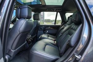Pelēks Land Rover Range Rover 2019 Kauņa, ar dzinēja tilpumu 4.37 L un nobraukumu 172 tūkst. km par 37950 €, foto 40 vietnē AUTOMOTO.COM.LV