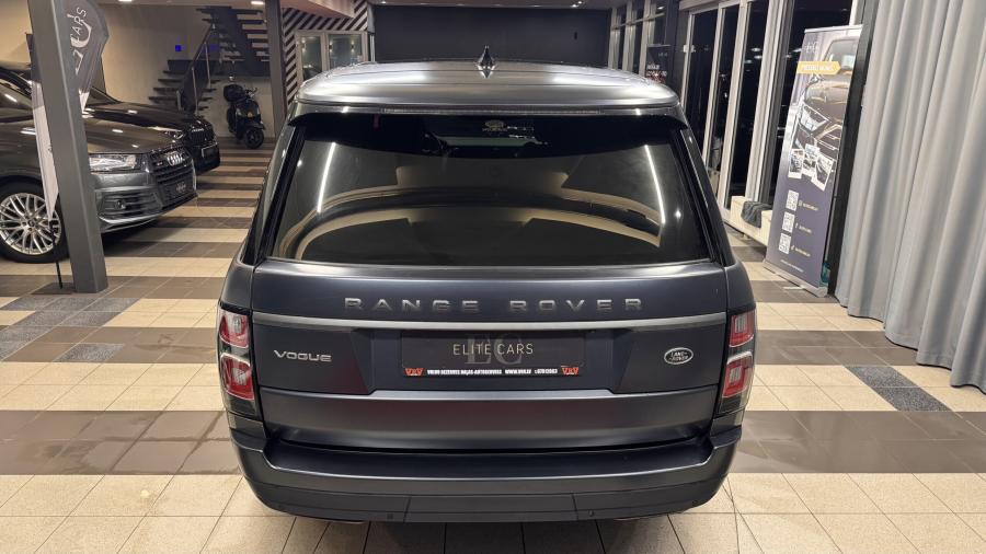 Grey Land Rover Range Rover 2020 in Riga, with an engine capacity of 3.00 L and mileage of 138 thousand km for 44990 €, photo 6 on AUTOMOTO.COM.LV