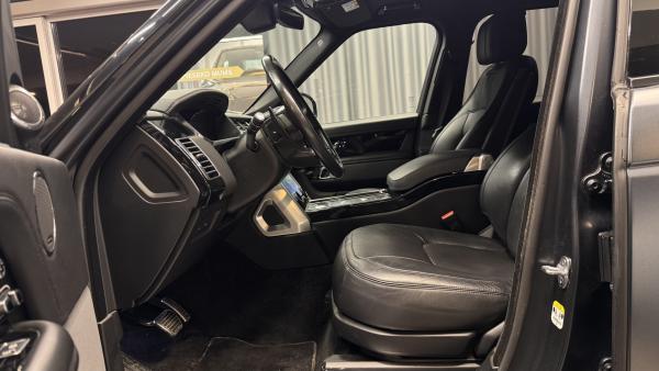 Pelēks Land Rover Range Rover 2020 Rīga, ar dzinēja tilpumu 3.00 L un nobraukumu 138 tūkst. km par 44990 €, foto 7 vietnē AUTOMOTO.COM.LV