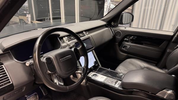 Pelēks Land Rover Range Rover 2020 Rīga, ar dzinēja tilpumu 3.00 L un nobraukumu 138 tūkst. km par 44990 €, foto 8 vietnē AUTOMOTO.COM.LV