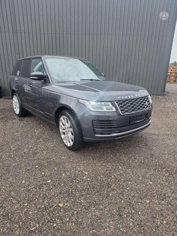 Pelēks Land Rover Range Rover 2020 Kauņa, ar dzinēja tilpumu 4.37 L un nobraukumu 117 tūkst. km par 39999 €, foto 2 vietnē AUTOMOTO.COM.LV