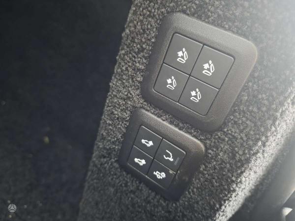 Pelēks Land Rover Range Rover 2020 Kauņa, ar dzinēja tilpumu 4.37 L un nobraukumu 117 tūkst. km par 39999 €, foto 6 vietnē AUTOMOTO.COM.LV