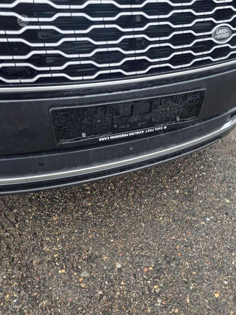 Pelēks Land Rover Range Rover 2020 Kauņa, ar dzinēja tilpumu 4.37 L un nobraukumu 117 tūkst. km par 39999 €, foto 9 vietnē AUTOMOTO.COM.LV