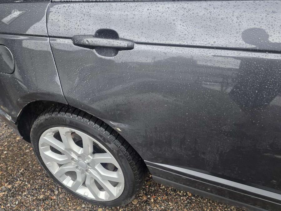 Pelēks Land Rover Range Rover 2020 Kauņa, ar dzinēja tilpumu 4.37 L un nobraukumu 117 tūkst. km par 39999 €, foto 14 vietnē AUTOMOTO.COM.LV