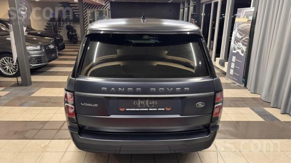 Pelēks Land Rover Range Rover 2020 Rīga, ar dzinēja tilpumu 3.00 L un nobraukumu 138 tūkst. km par 44490 €, foto 7 vietnē AUTOMOTO.COM.LV