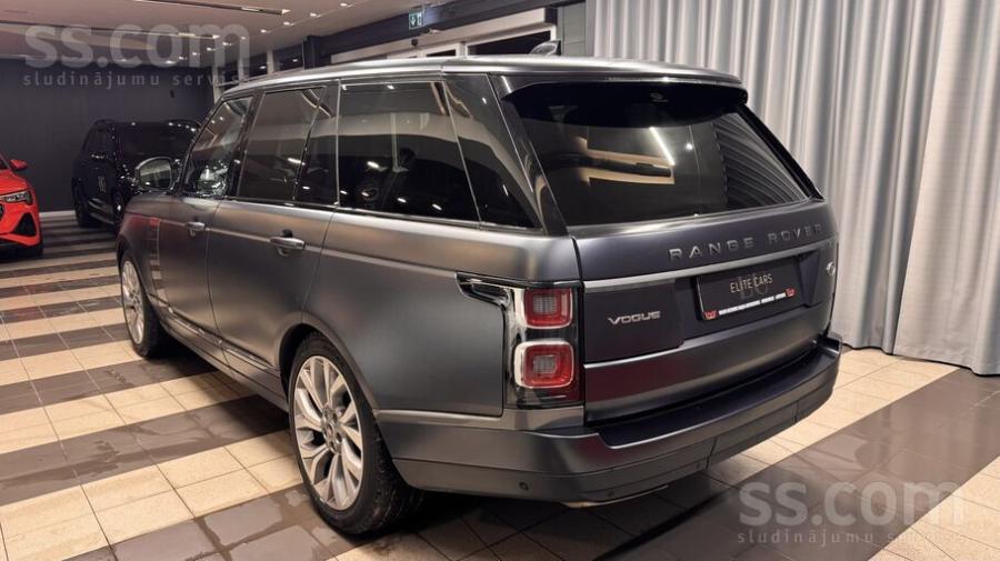 Pelēks Land Rover Range Rover 2020 Rīga, ar dzinēja tilpumu 3.00 L un nobraukumu 138 tūkst. km par 44490 €, foto 8 vietnē AUTOMOTO.COM.LV