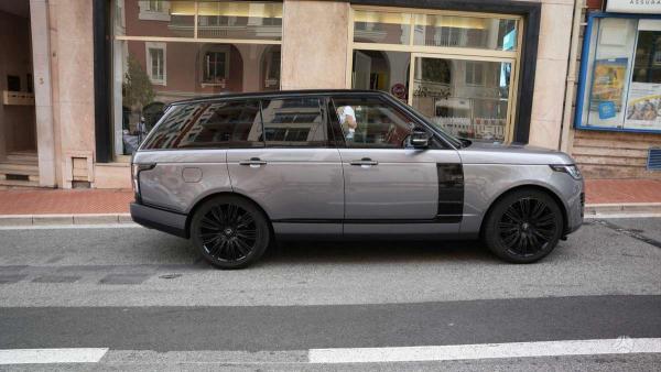 Pelēks Land Rover Range Rover 2021 Panevēža, ar dzinēja tilpumu 4.40 L un nobraukumu 206 tūkst. km par 45900 €, foto 2 vietnē AUTOMOTO.COM.LV