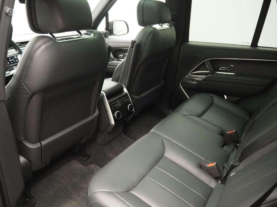 Grey Land Rover Range Rover 2022 in Vilnius, with an engine capacity of 3.00 L and mileage of 41 thousand km for 115999 €, photo 19 on AUTOMOTO.COM.LV