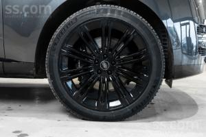 Pelēks Land Rover Range Rover 2024 Rīga, ar dzinēja tilpumu 4.40 L un nobraukumu 19 tūkst. km par 157179 €, foto 8 vietnē AUTOMOTO.COM.LV