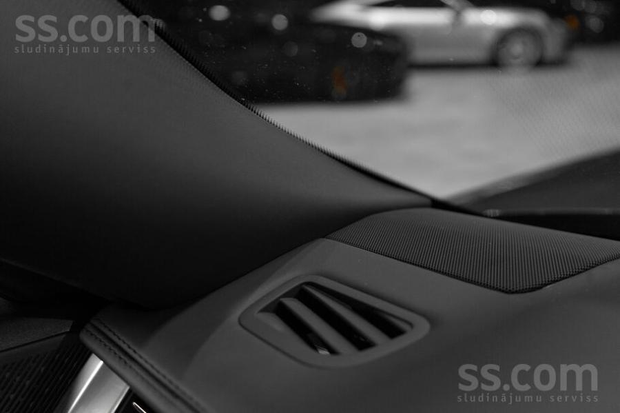 Pelēks Land Rover Range Rover 2024 Rīga, ar dzinēja tilpumu 4.40 L un nobraukumu 19 tūkst. km par 157179 €, foto 24 vietnē AUTOMOTO.COM.LV