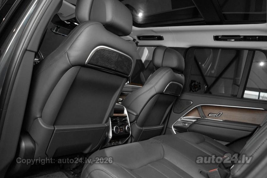 Pelēks Land Rover Range Rover 2024 Rīga, ar dzinēja tilpumu 4.40 L un nobraukumu 19 tūkst. km par 157179 €, foto 13 vietnē AUTOMOTO.COM.LV