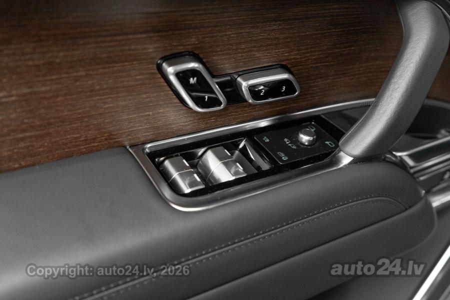 Pelēks Land Rover Range Rover 2024 Rīga, ar dzinēja tilpumu 4.40 L un nobraukumu 19 tūkst. km par 157179 €, foto 17 vietnē AUTOMOTO.COM.LV