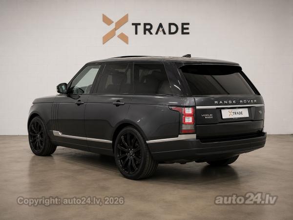 Pelēks Land Rover Range Rover 2014 Pērnava, ar dzinēja tilpumu 4.40 L un nobraukumu 310 tūkst. km par 16900 €, foto 3 vietnē AUTOMOTO.COM.LV