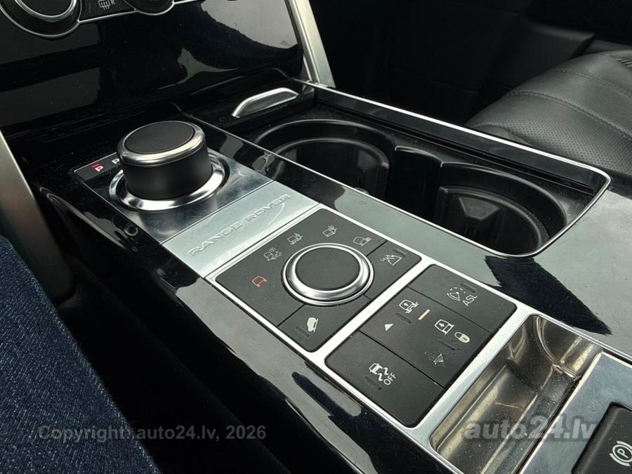 Pelēks Land Rover Range Rover 2014 Pērnava, ar dzinēja tilpumu 4.40 L un nobraukumu 310 tūkst. km par 16900 €, foto 16 vietnē AUTOMOTO.COM.LV