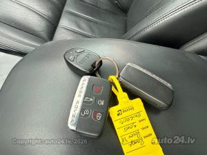 Pelēks Land Rover Range Rover 2014 Pērnava, ar dzinēja tilpumu 4.40 L un nobraukumu 310 tūkst. km par 16900 €, foto 17 vietnē AUTOMOTO.COM.LV