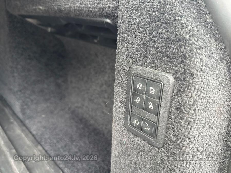 Pelēks Land Rover Range Rover 2014 Pērnava, ar dzinēja tilpumu 4.40 L un nobraukumu 310 tūkst. km par 16900 €, foto 19 vietnē AUTOMOTO.COM.LV