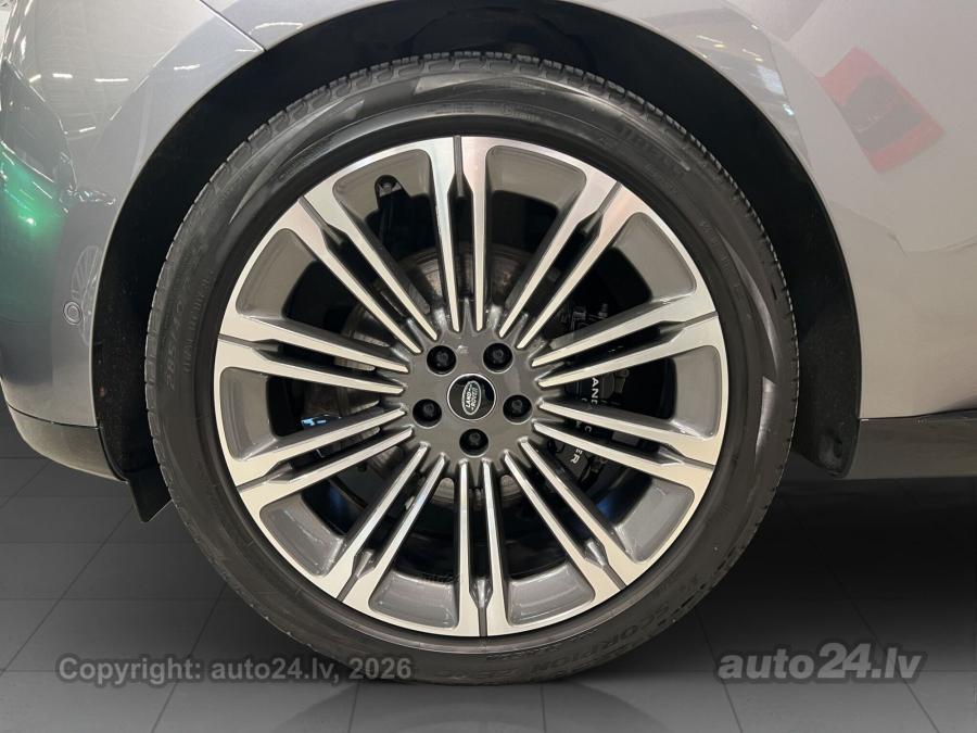 Pelēks Land Rover Range Rover 2022 Tallina, ar dzinēja tilpumu 3.00 L un nobraukumu 49 tūkst. km par 129000 €, foto 15 vietnē AUTOMOTO.COM.LV