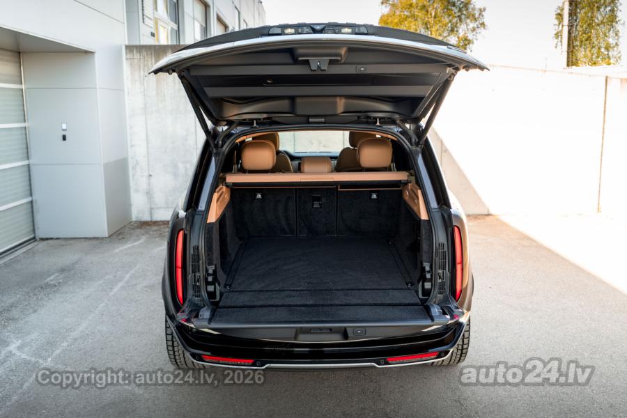 Pelēks Land Rover Range Rover 2023 Tartu, ar dzinēja tilpumu 3.00 L un nobraukumu 76 tūkst. km par 129900 €, foto 8 vietnē AUTOMOTO.COM.LV