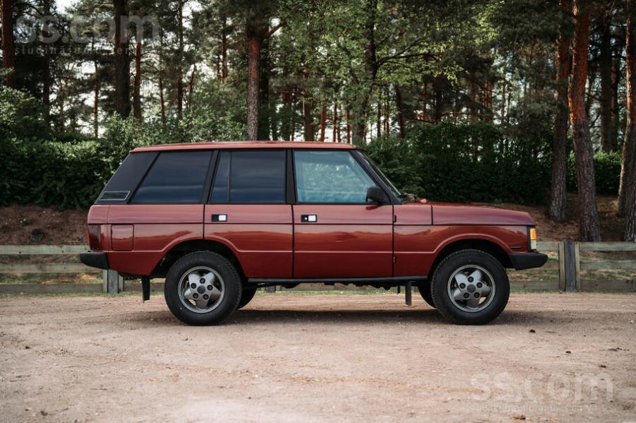 Sarkans Land Rover Range Rover 1989 Rīga, ar dzinēja tilpumu 3.90 L un nobraukumu 160 tūkst. km par 10200 €, foto 4 vietnē AUTOMOTO.COM.LV