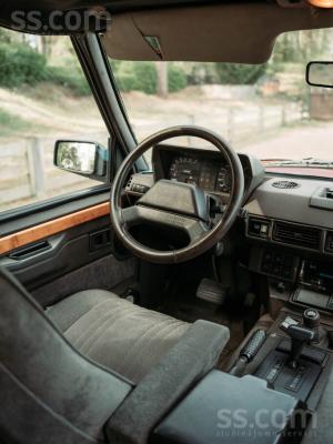 Sarkans Land Rover Range Rover 1989 Rīga, ar dzinēja tilpumu 3.90 L un nobraukumu 160 tūkst. km par 10200 €, foto 7 vietnē AUTOMOTO.COM.LV