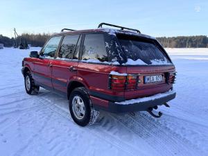 Sarkans Land Rover Range Rover 1996 Viļņa, ar dzinēja tilpumu 4.55 L un nobraukumu 198 tūkst. km par 4200 €, foto 4 vietnē AUTOMOTO.COM.LV