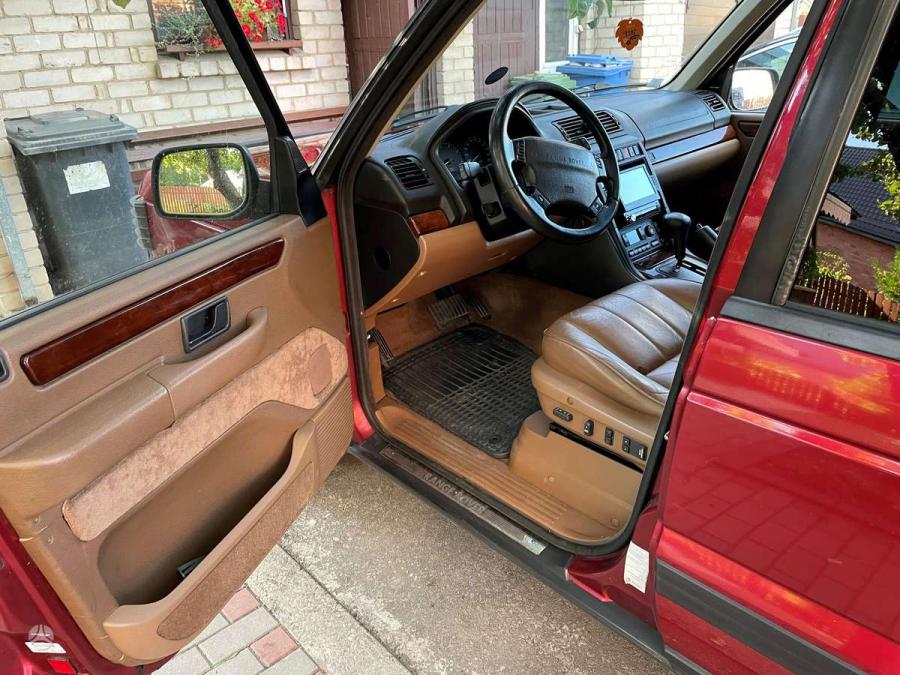 Sarkans Land Rover Range Rover 1996 Viļņa, ar dzinēja tilpumu 4.55 L un nobraukumu 198 tūkst. km par 4200 €, foto 6 vietnē AUTOMOTO.COM.LV