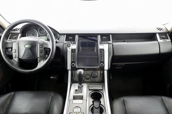 Black Land Rover Range Rover Sport 2005 in Tallinn, with an engine capacity of 2.70 L and mileage of 465 thousand km for 2499 €, photo 5 on AUTOMOTO.COM.LV