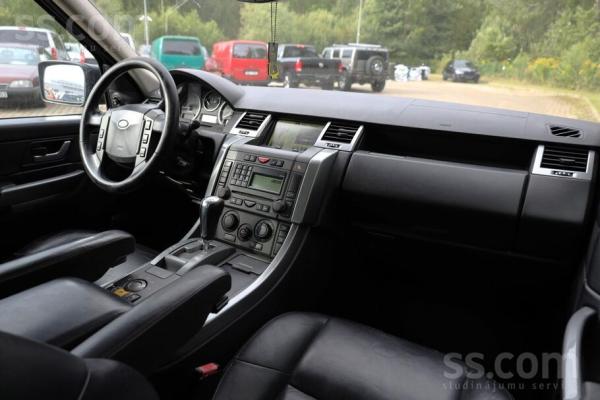 Black Land Rover Range Rover Sport 2005 in Riga, with an engine capacity of 2.70 L and mileage of 392 thousand km for 3495 €, photo 5 on AUTOMOTO.COM.LV