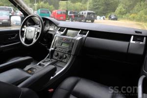 Black Land Rover Range Rover Sport 2005 in Riga, with an engine capacity of 2.70 L and mileage of 392 thousand km for 3495 €, photo 5 on AUTOMOTO.COM.LV