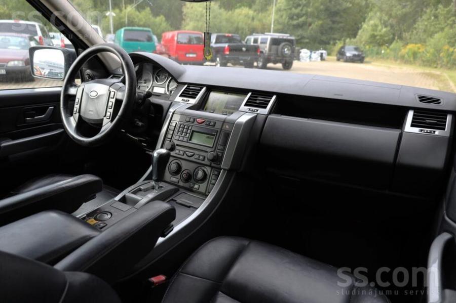 Black Land Rover Range Rover Sport 2005 in Riga, with an engine capacity of 2.70 L and mileage of 392 thousand km for 3495 €, photo 5 on AUTOMOTO.COM.LV