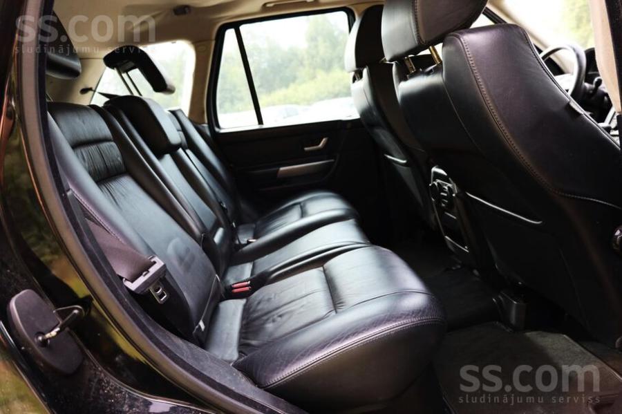Black Land Rover Range Rover Sport 2005 in Riga, with an engine capacity of 2.70 L and mileage of 392 thousand km for 3495 €, photo 7 on AUTOMOTO.COM.LV
