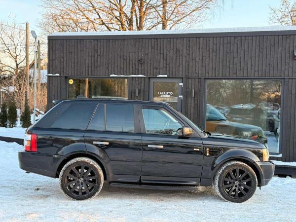 Black Land Rover Range Rover Sport 2006 in Riga, with an engine capacity of 0.00 L and mileage of 319 thousand km for 3999 €, photo 3 on AUTOMOTO.COM.LV