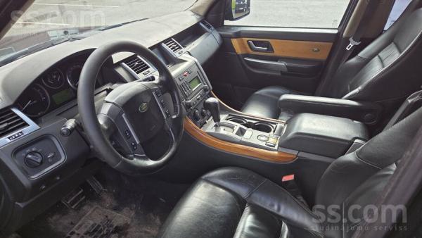 Black Land Rover Range Rover Sport 2006 in Valka, with an engine capacity of 2.70 L and mileage of 0 thousand km for 2100 €, photo 6 on AUTOMOTO.COM.LV