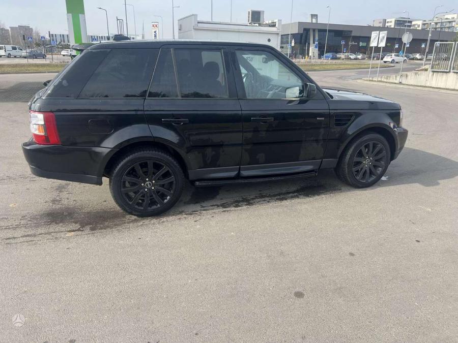 Melns Land Rover Range Rover Sport 2006 Viļņa, ar dzinēja tilpumu 2.70 L un nobraukumu 250 tūkst. km par 4500 €, foto 1 vietnē AUTOMOTO.COM.LV